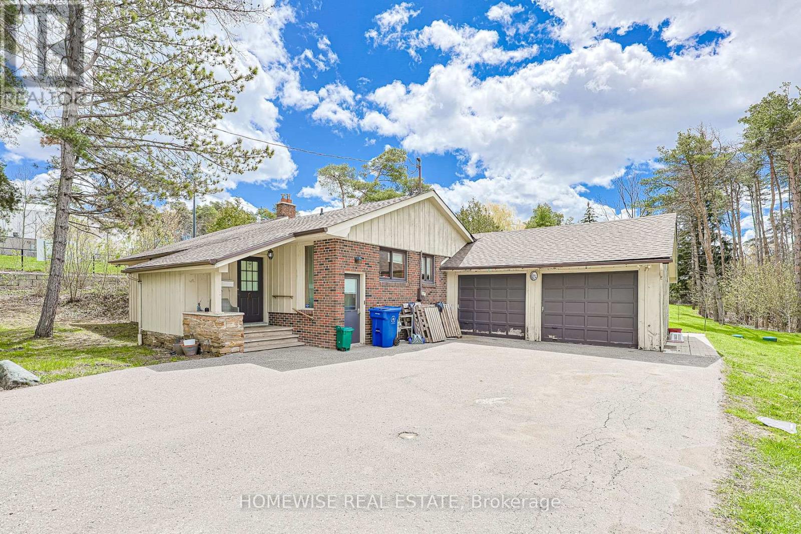 For rent: 107 RIDGE ROAD, Aurora (Aurora Estates), Ontario L4G0M3 ...
