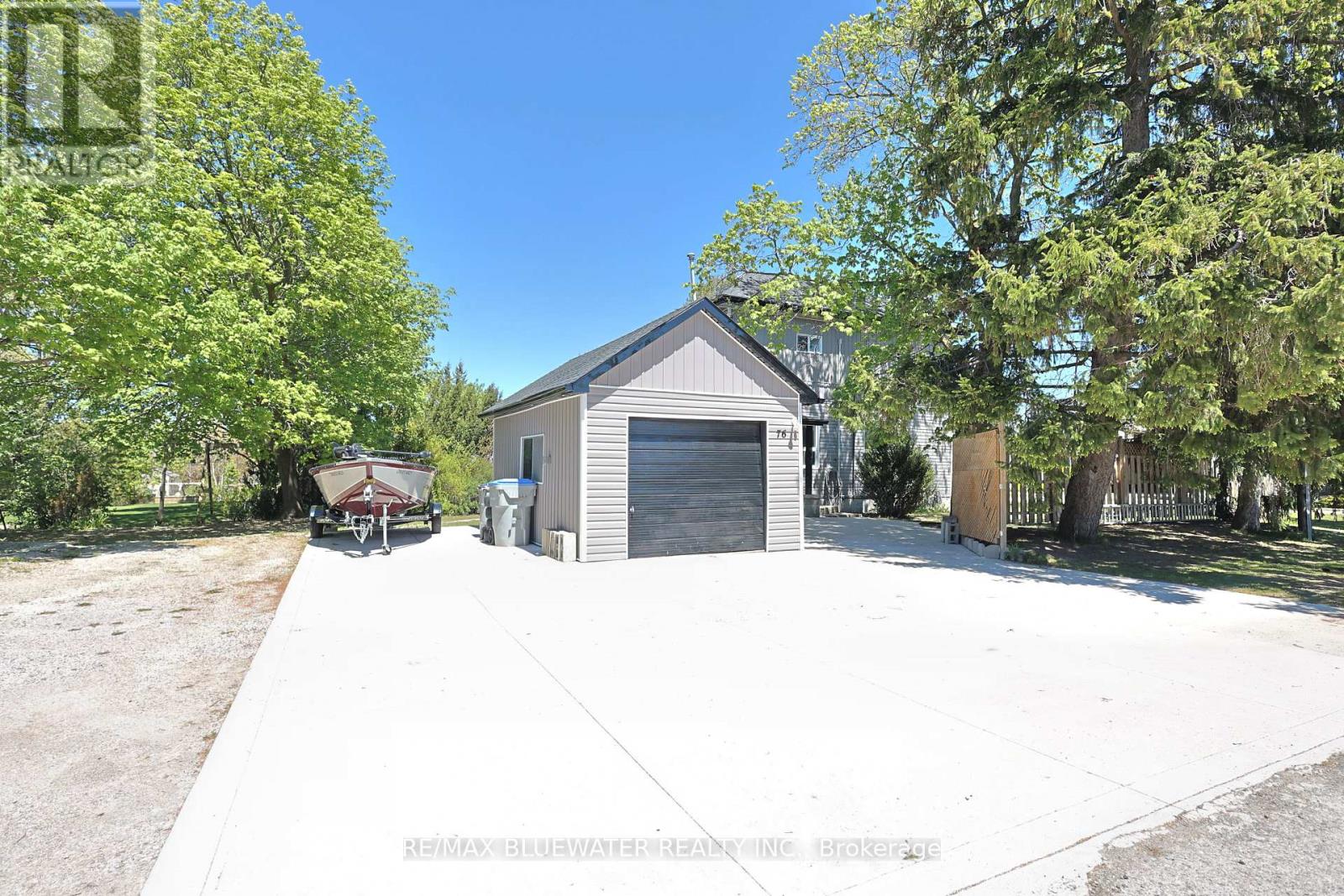 For sale: 76 FRANKLIN STREET, Lambton Shores (Thedford), Ontario N0M2N0 ...