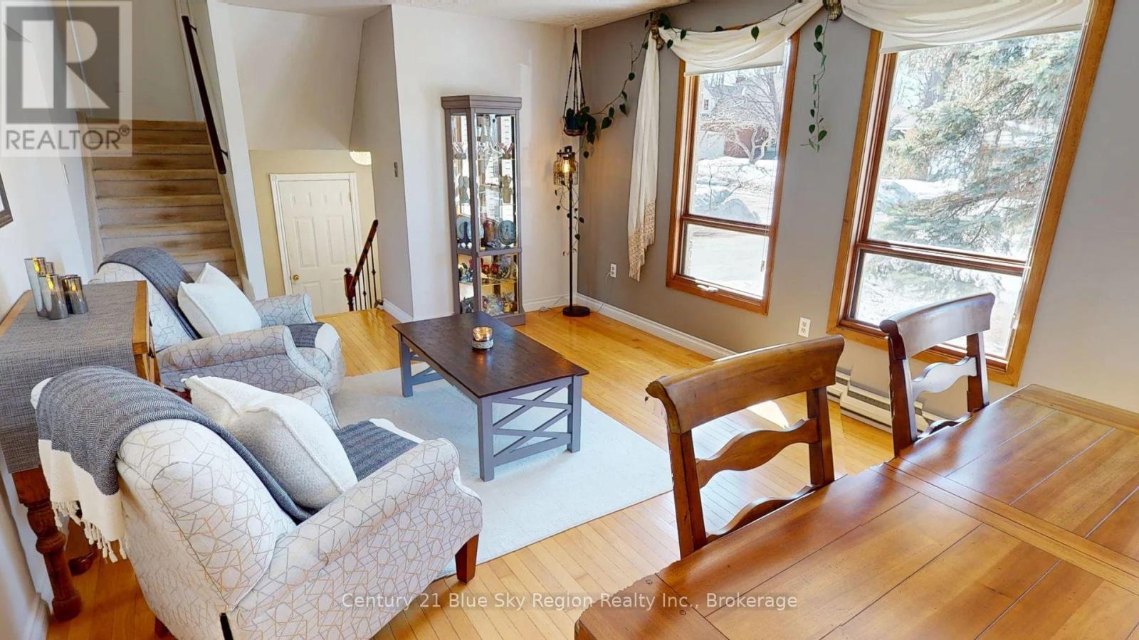 For sale: 25 CARRIAGE CRESCENT, North Bay (Airport), Ontario P1C1G5 ...