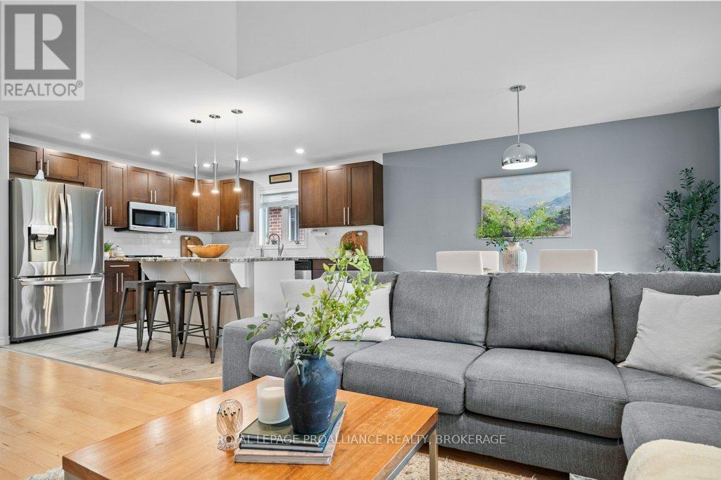 For sale: 6 ASHWOOD CRESCENT, Greater Napanee (Greater Napanee ...