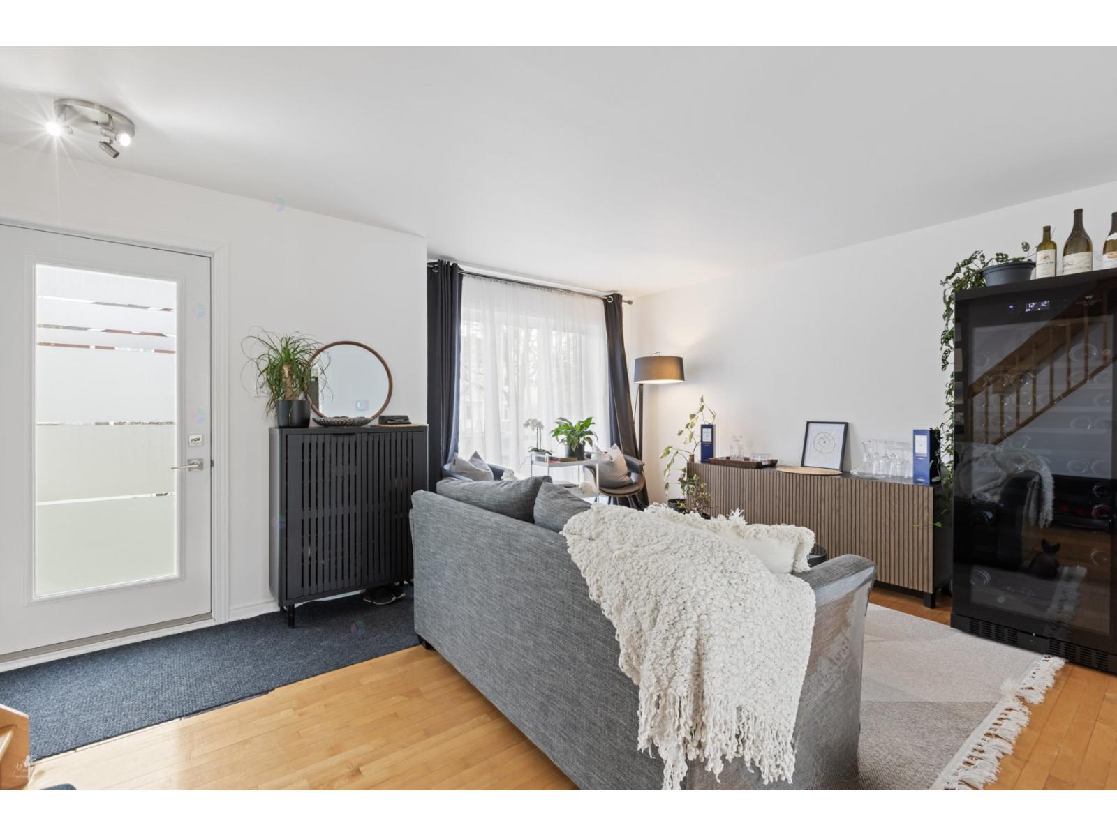 À vendre : 1247 Rue Courteline, Québec (La Haute-Saint-Charles), Québec ...