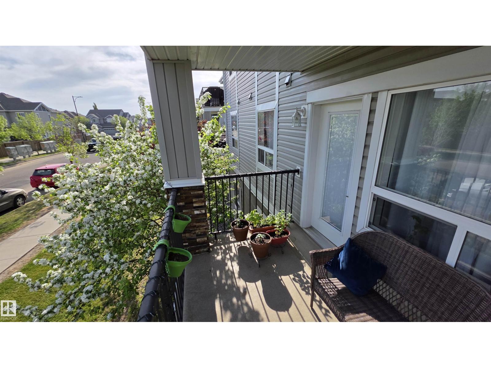 For sale: #1228 9363 SIMPSON DR NW, Edmonton, Alberta T6R0N2 - E4488798 ...