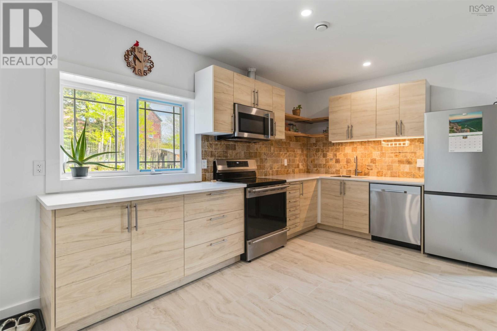 For sale: 42 Cornwall Road, Blockhouse, Nova Scotia B0J2E0 - 202611600 ...