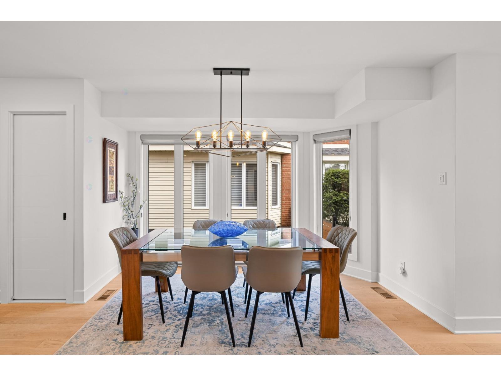 For sale: 7452 Ch. Canora, Montréal (Côte-des-Neiges/Notre-Dame-de ...