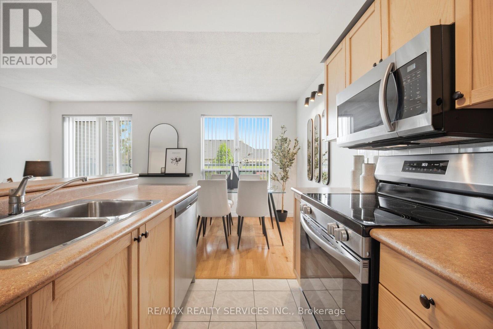 For sale: 116 - 25 VIA ROSEDALE, Brampton (Sandringham-Wellington ...