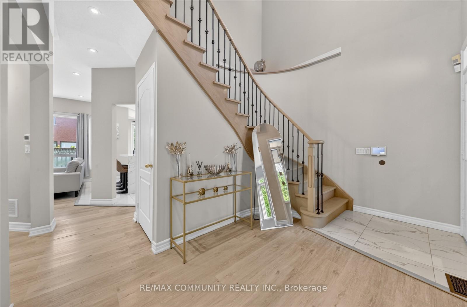For sale: 154 THICKET CRESCENT, Pickering (Highbush), Ontario L1V6V7 ...