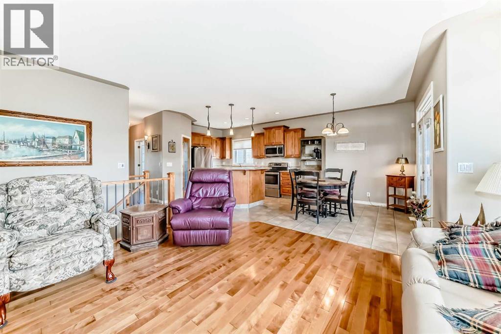 For sale: 8 Filbert Close, Sylvan Lake, Alberta T4S2L2 - A2288497 ...