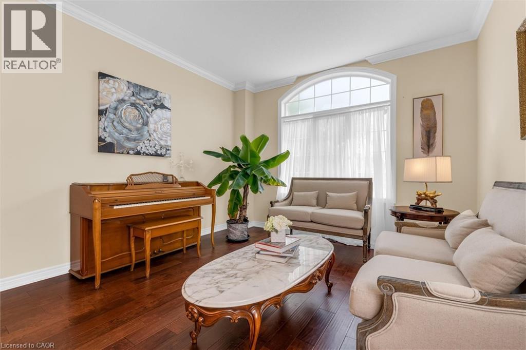 For sale: 16 WESTRIDGE Drive, Hamilton, Ontario L9C0C2 - 40830170 ...