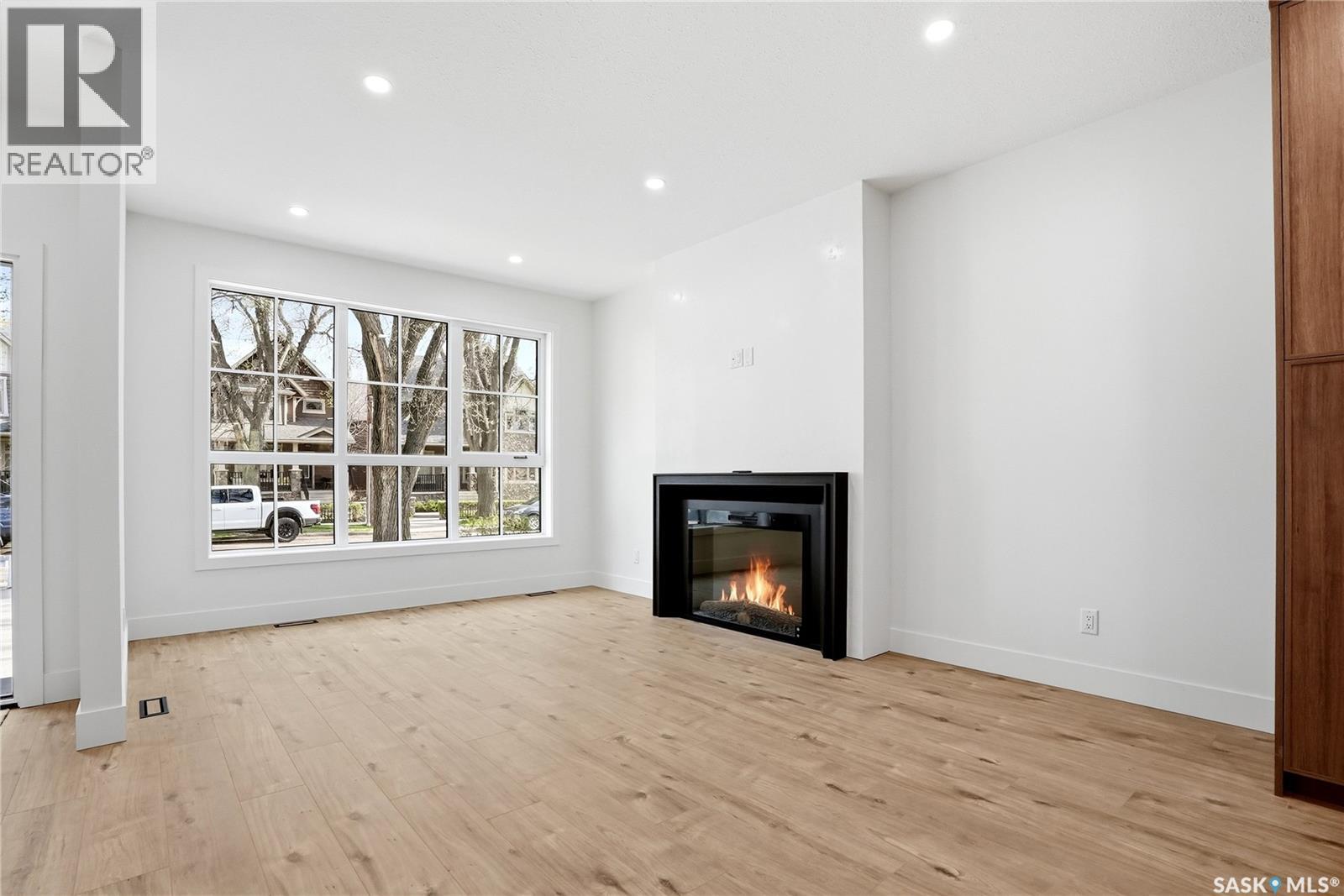 For sale: 317 11th STREET, Saskatoon, Saskatchewan S7N0E5 - SK036889 ...