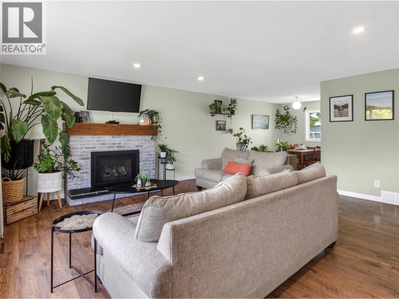 For sale: 165 McCulloch Drive, Penticton, British Columbia V2A3P6 ...