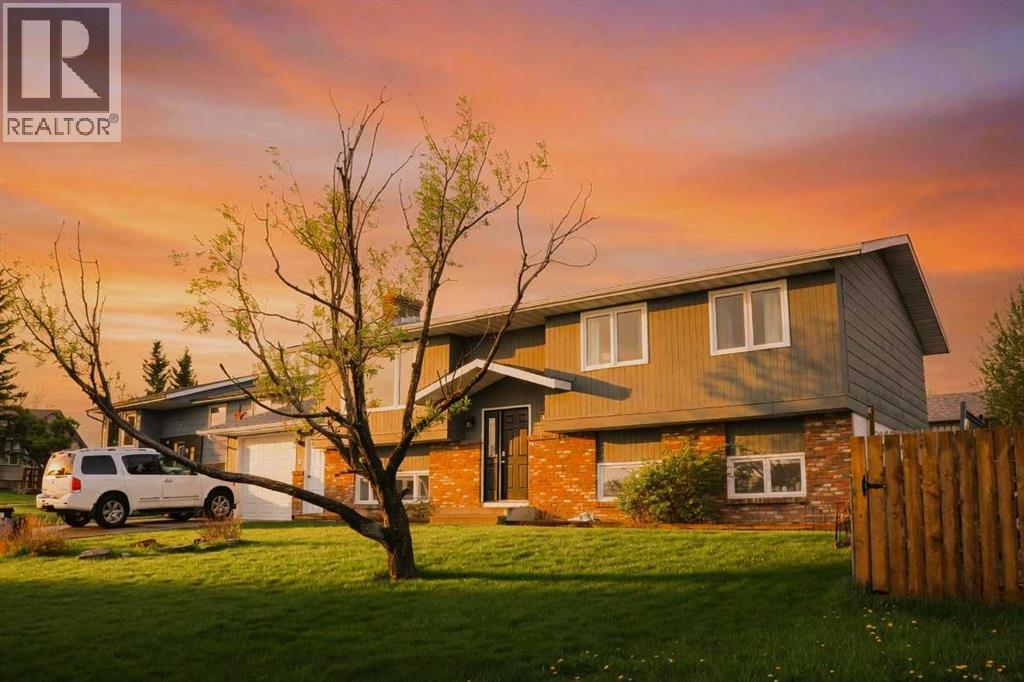 For sale: 31 Schofield Place, Pincher Creek, Alberta T0K1W0 - A2313763 ...