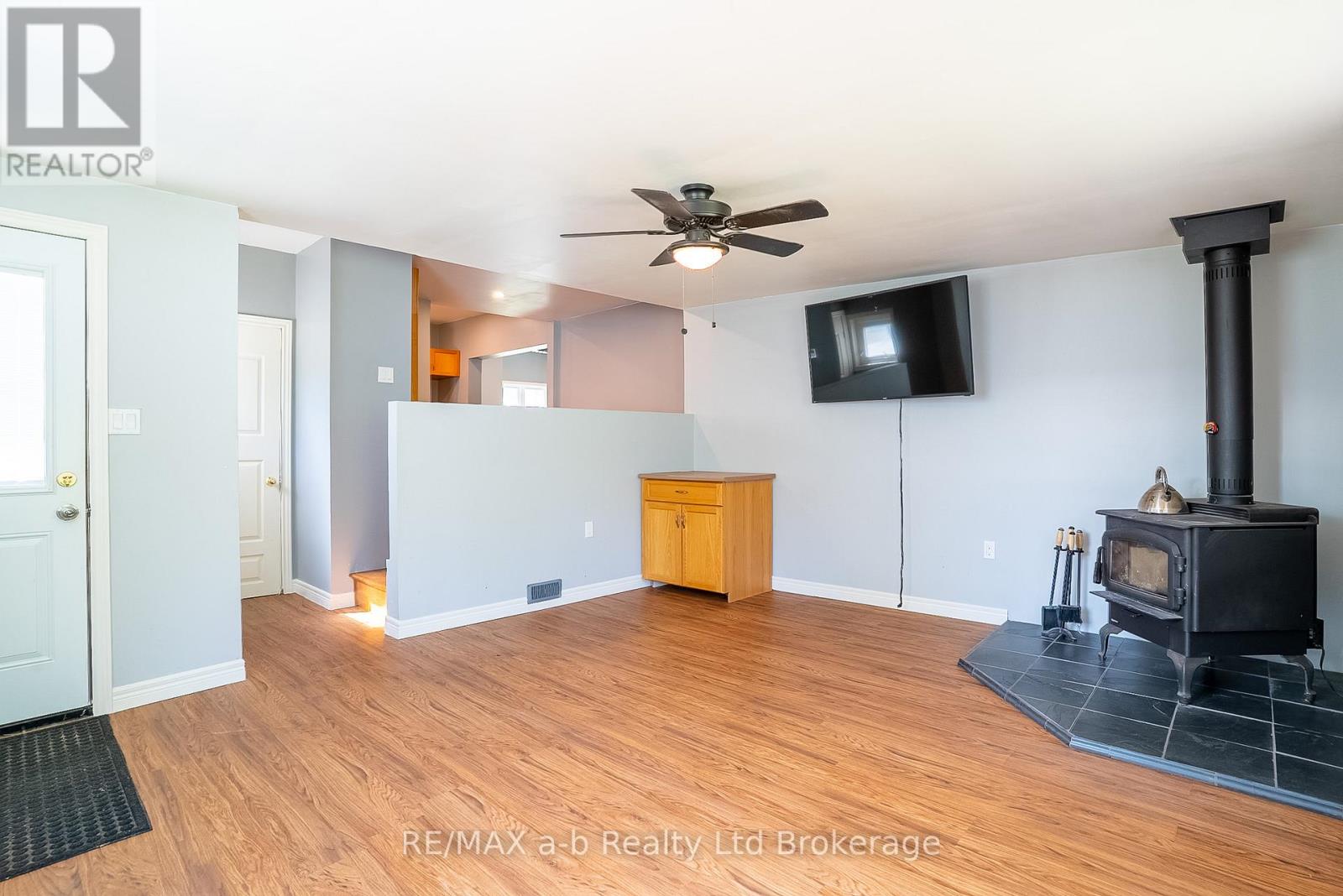 For sale: 24 CARMAN STREET, Norwich (Norwich Town), Ontario N0J1P0 ...