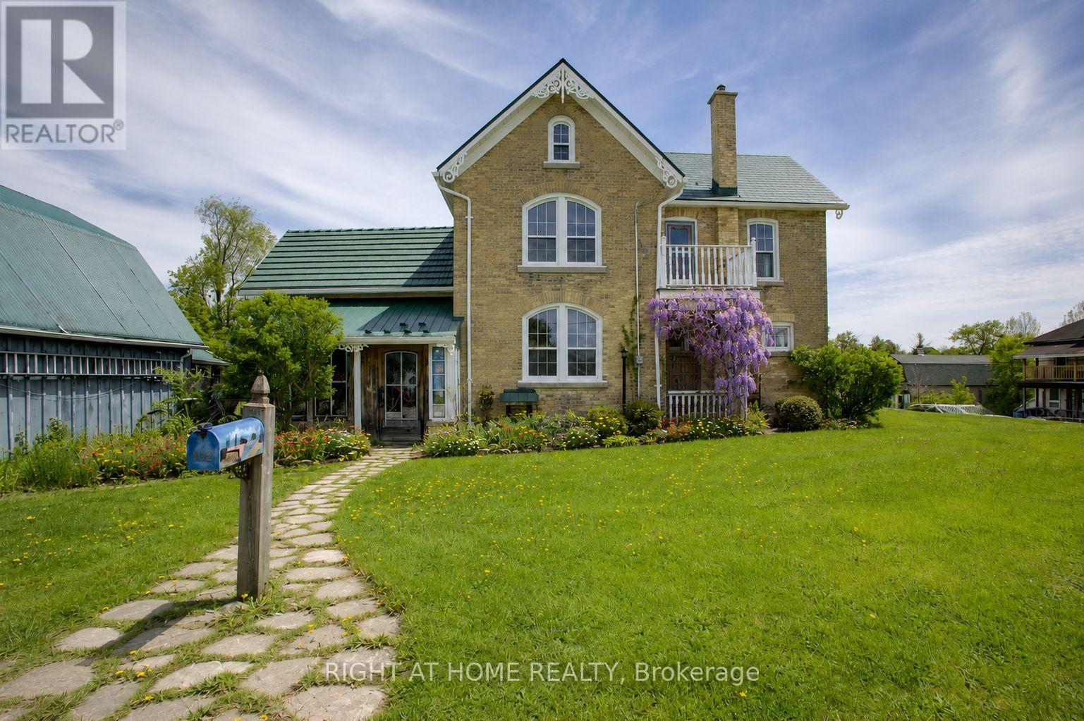 For sale: 402 LAMBTON STREET E, West Grey, Ontario N0G1R0 - X13166452 ...