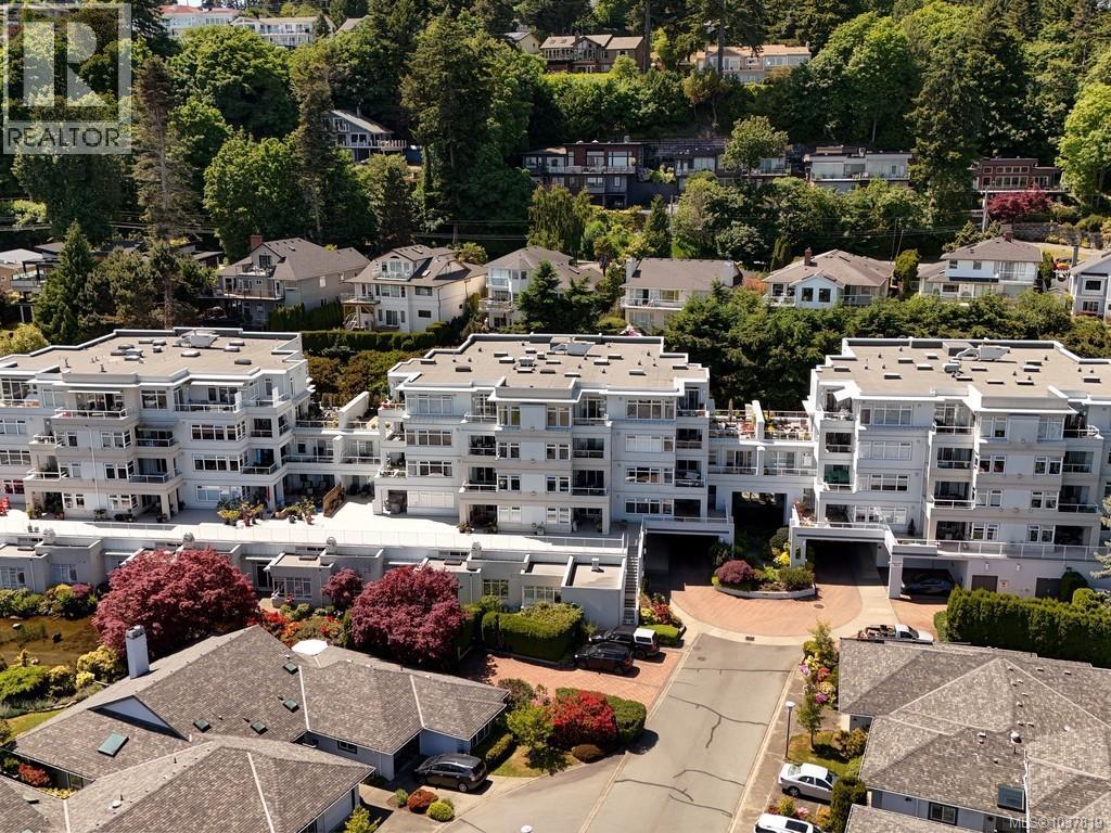 For sale: 409 5110 Cordova Bay Rd, Saanich, British Columbia V8Y2K5 ...