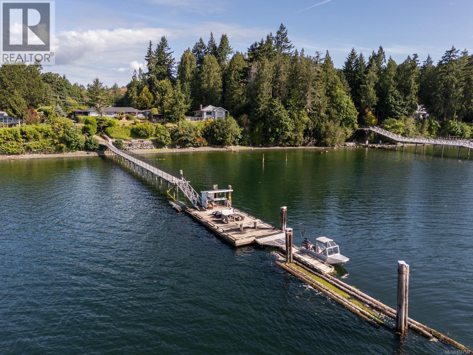 For sale: 5957 Sooke Rd, Sooke, British Columbia V9Z0P7 - 1037587 ...