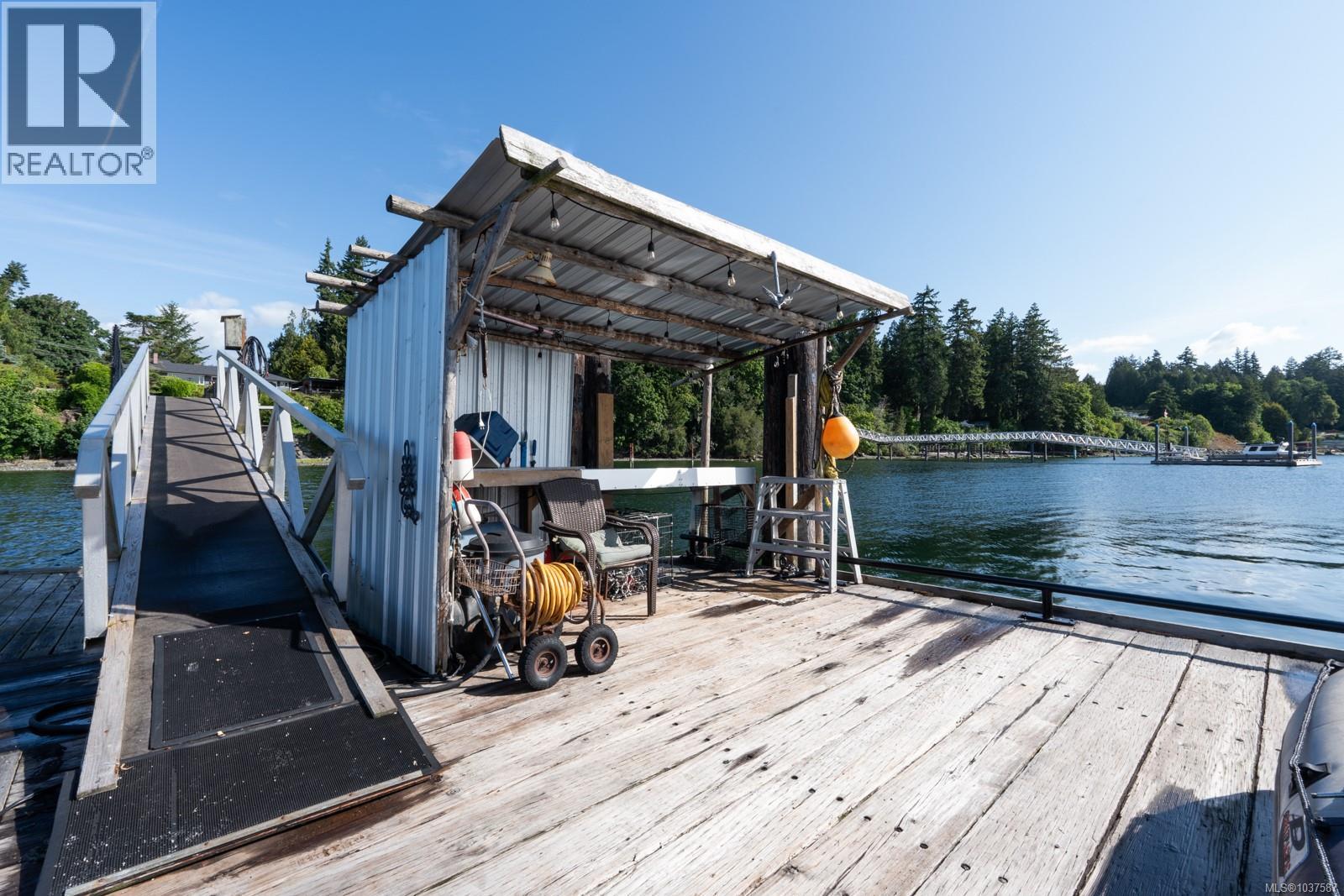For sale: 5957 Sooke Rd, Sooke, British Columbia V9Z0P7 - 1037587 ...