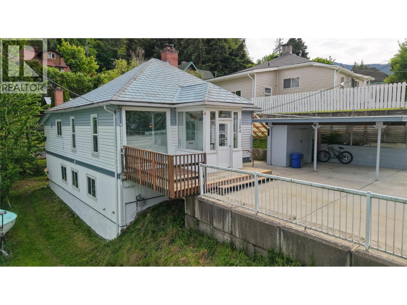 For sale: 1204 FRONT Street, Nelson, British Columbia V1L4C4 - 10388477 ...
