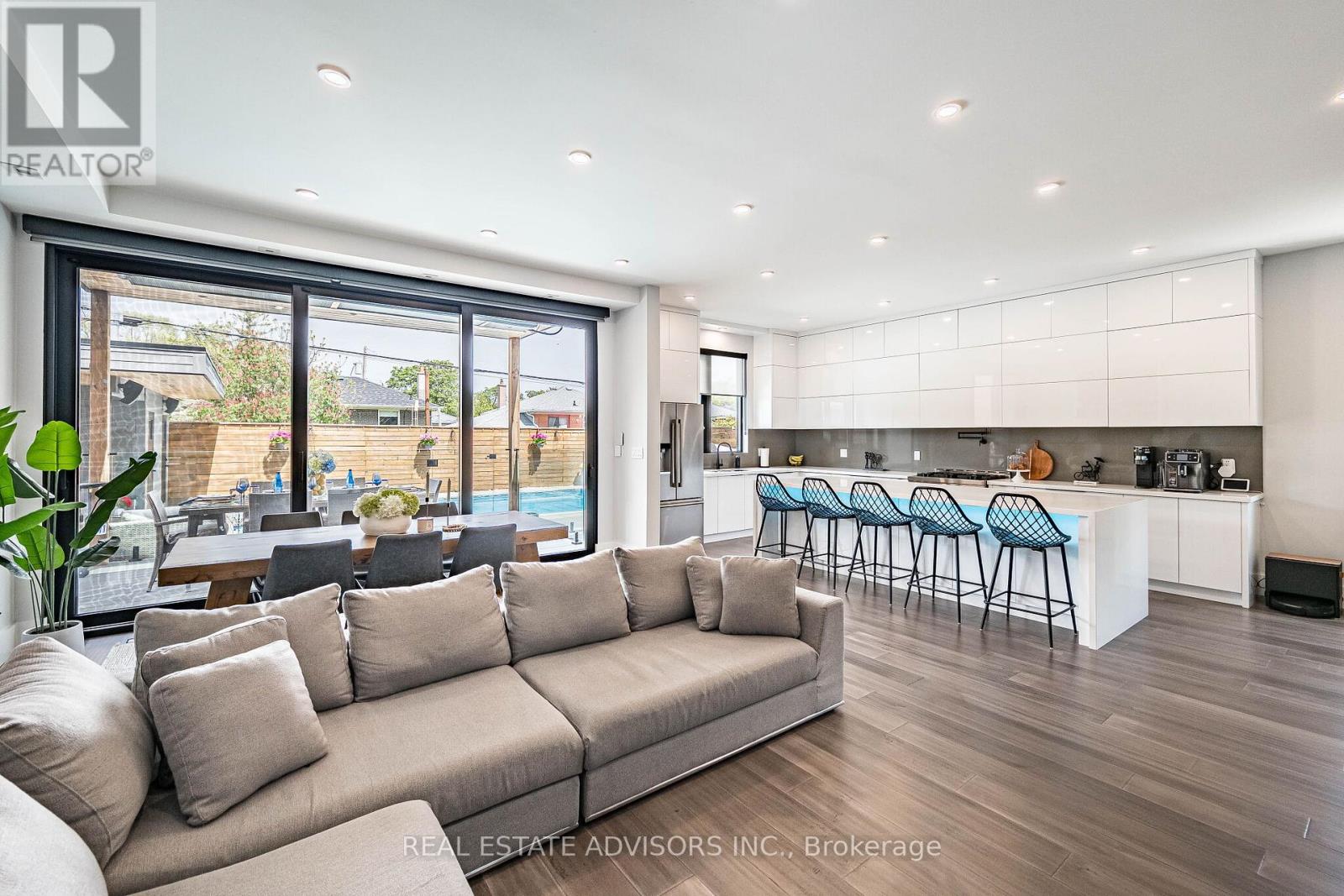 For sale: 50 BECKWITH ROAD E, Toronto (Eringate-Centennial-West Deane ...