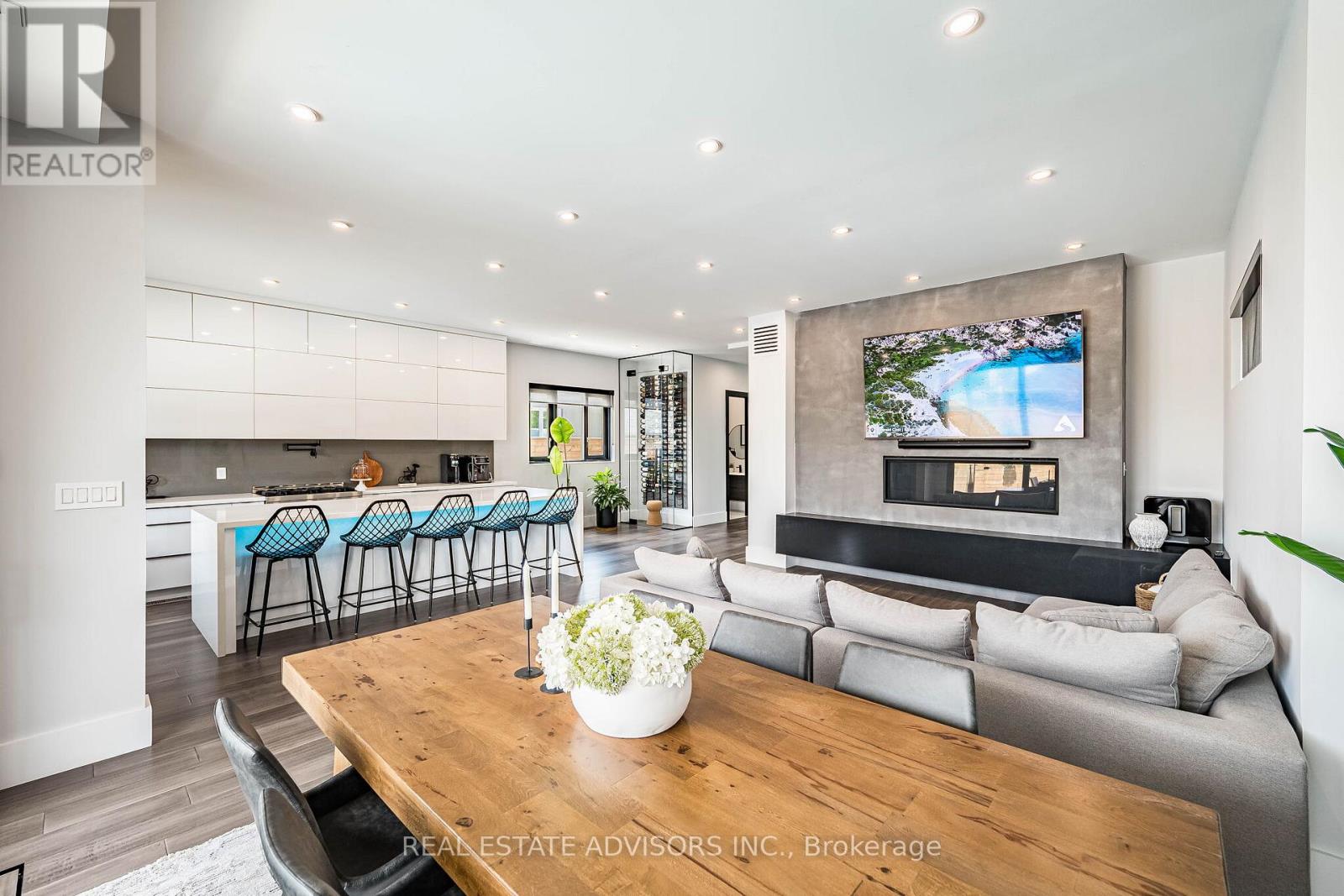 For sale: 50 BECKWITH ROAD E, Toronto (Eringate-Centennial-West Deane ...
