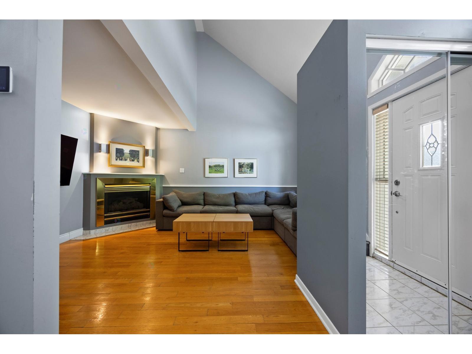 For sale: 109 Rue Marie-Rollet, Notre-Dame-de-l'Île-Perrot, Quebec ...