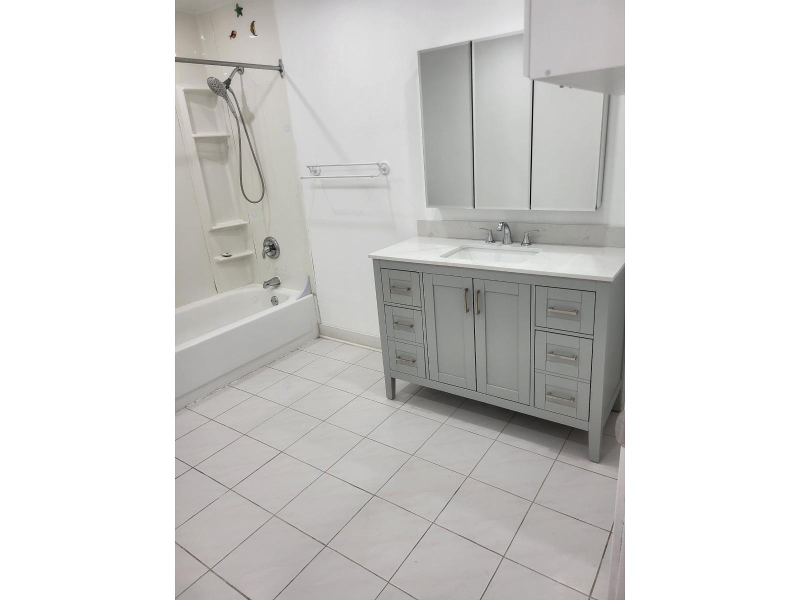 For rent: 10115 Boul. Gouin E., Montréal (Rivière-des-Prairies/Pointe ...