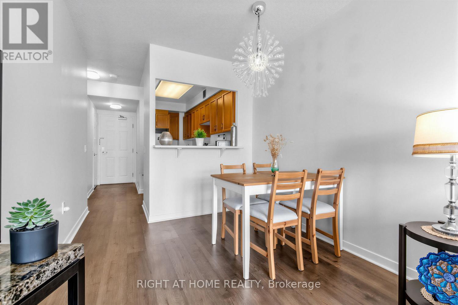 For sale: 804 - 284 BLOOR STREET W, Toronto (Annex), Ontario M5S3B8 ...