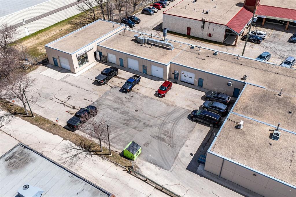 For sale: 933 Mcleod Avenue, Winnipeg, Manitoba R2G0Y4 - 202610114 ...