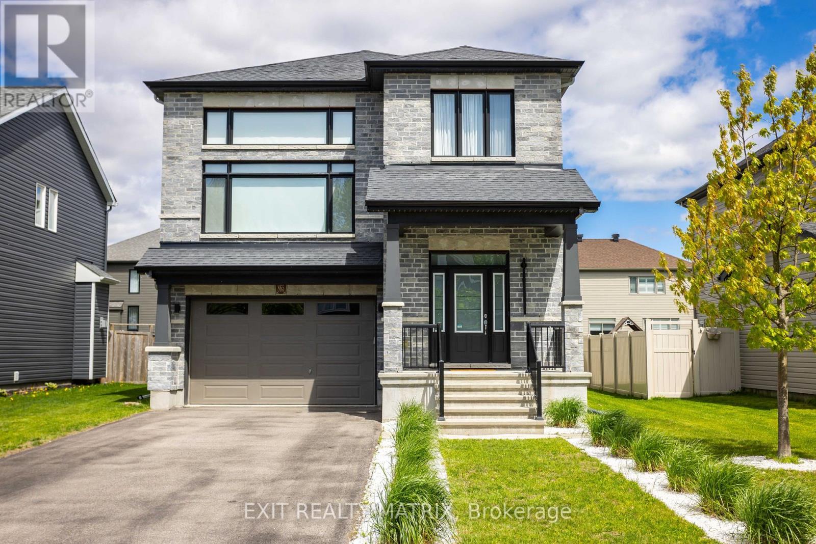 For sale: 865 COLOGNE STREET, Russell, Ontario K0A1W0 - X13176052 ...
