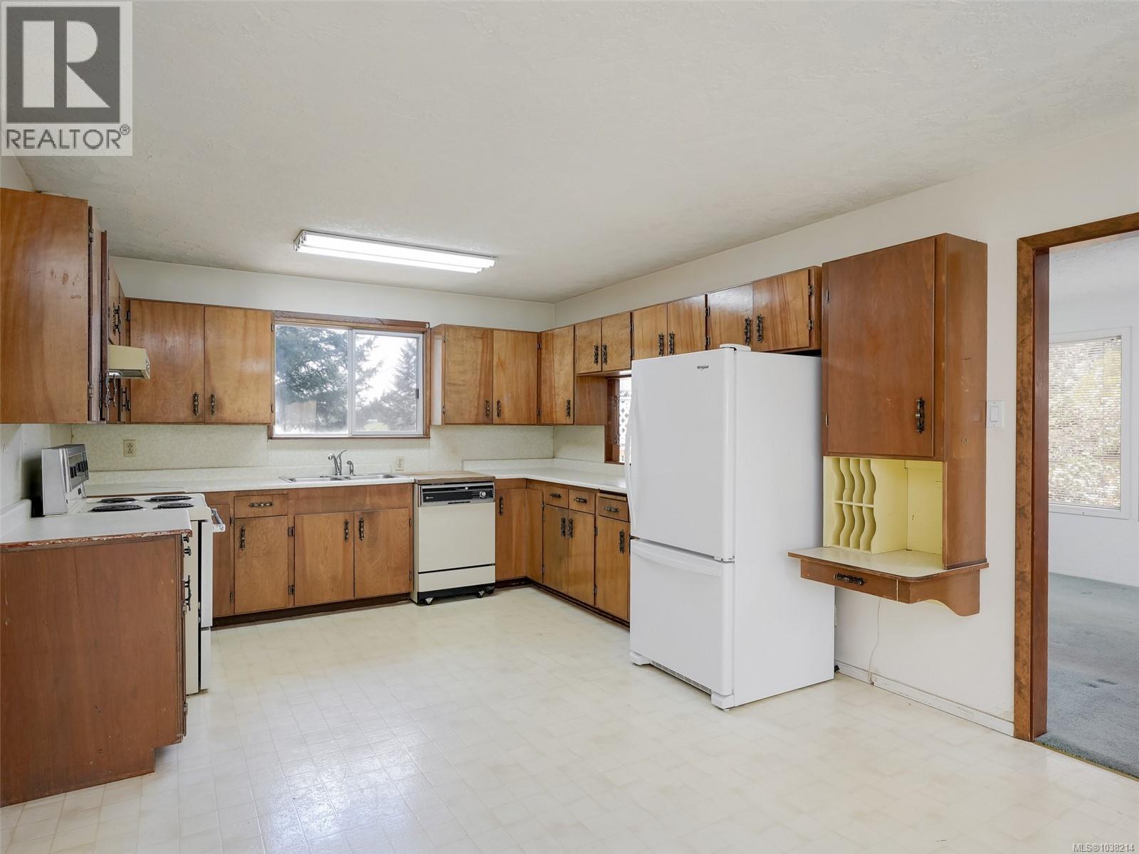 For sale: 361 Cotlow Rd, Colwood, British Columbia V9C2E9 - 1038214 ...