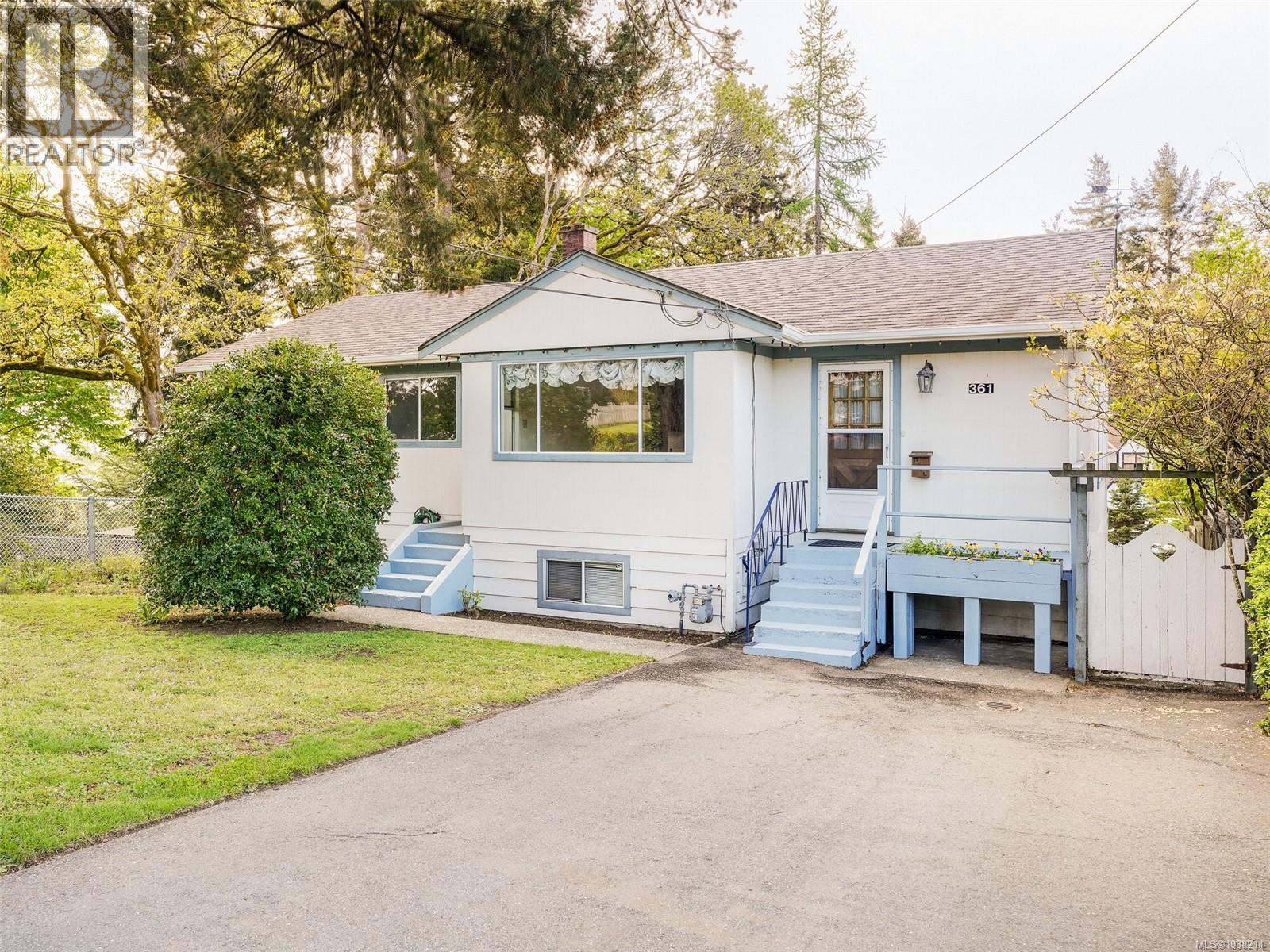 For sale: 361 Cotlow Rd, Colwood, British Columbia V9C2E9 - 1038214 ...