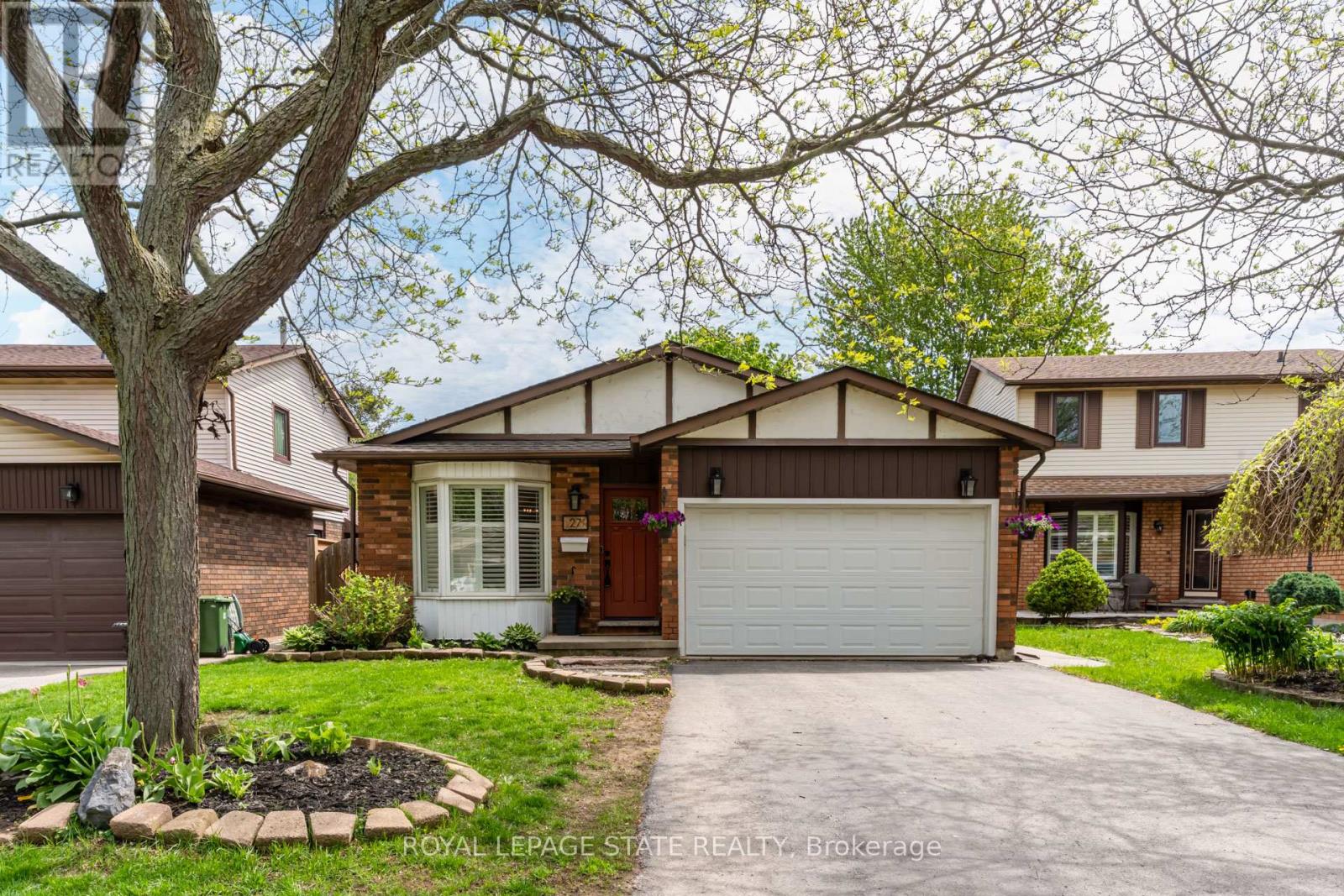 À vendre : 27 BLOOMSBURY COURT, Hamilton (Ancaster), Ontario L9G4L5 ...