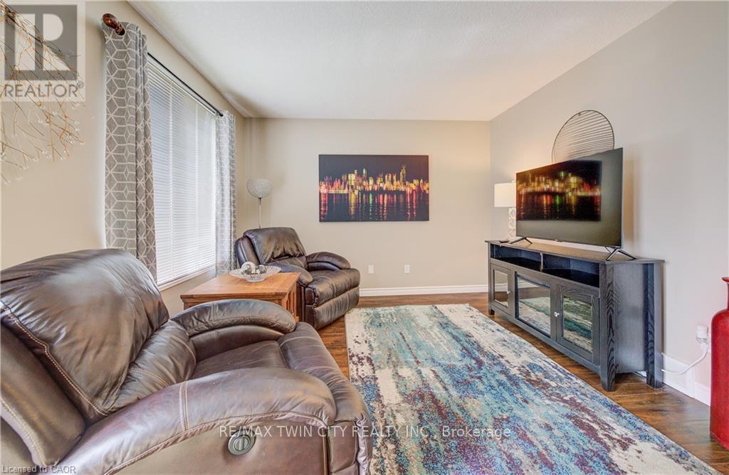 À vendre : 30 TEEPLE STREET, Woodstock (Woodstock - South), Ontario ...