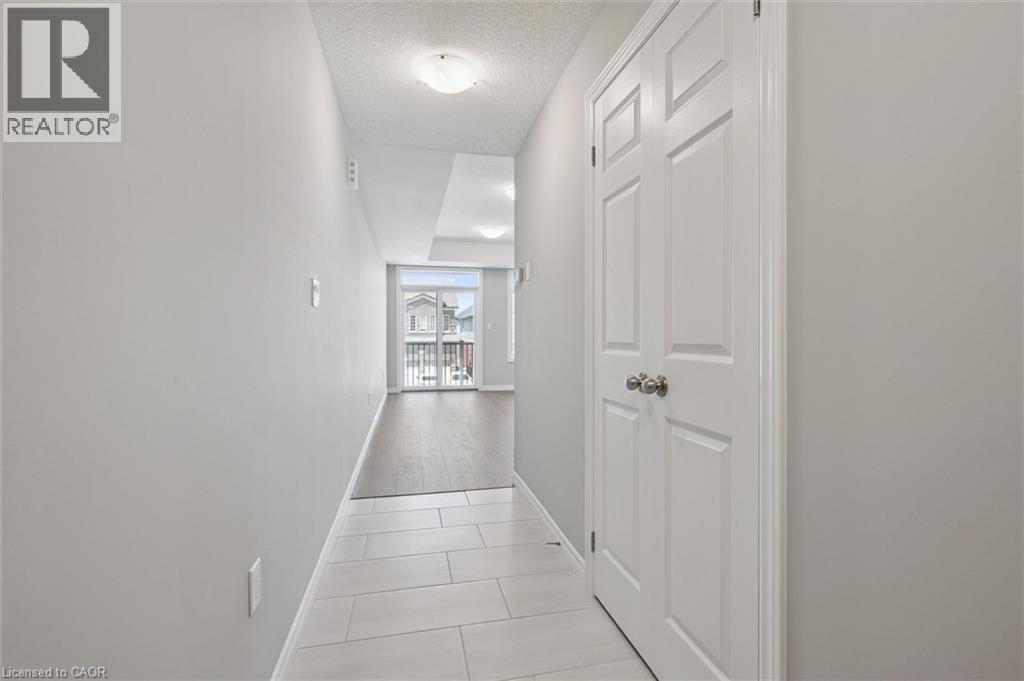 For sale: 9 LOMOND Lane, Kitchener, Ontario N2R0T6 - 40833352 | REALTOR.ca