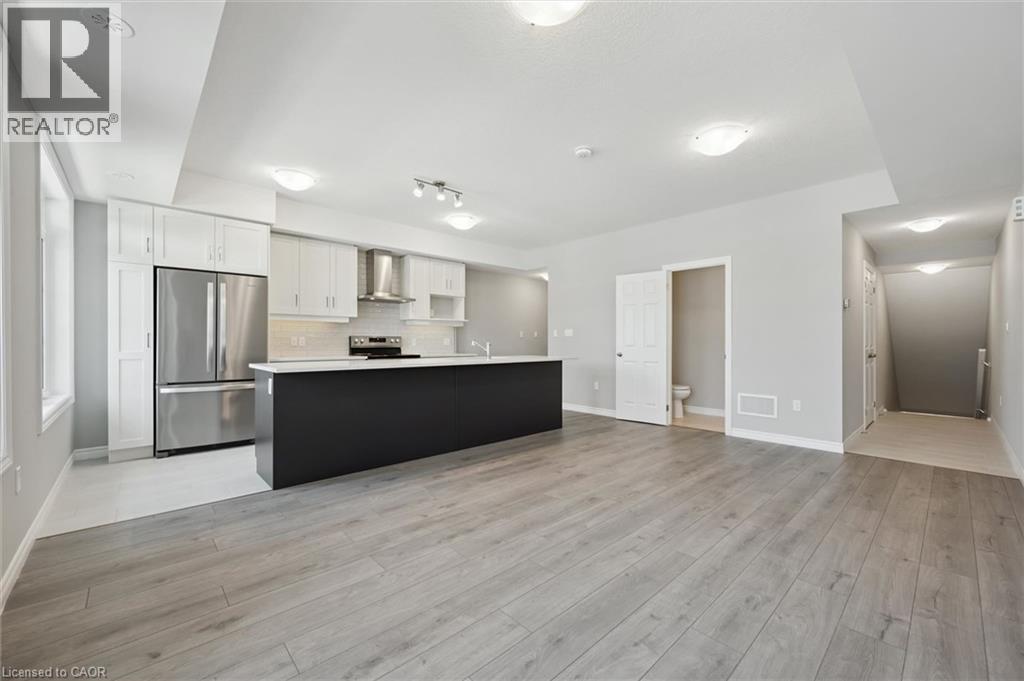 For sale: 9 LOMOND Lane, Kitchener, Ontario N2R0T6 - 40833352 | REALTOR.ca