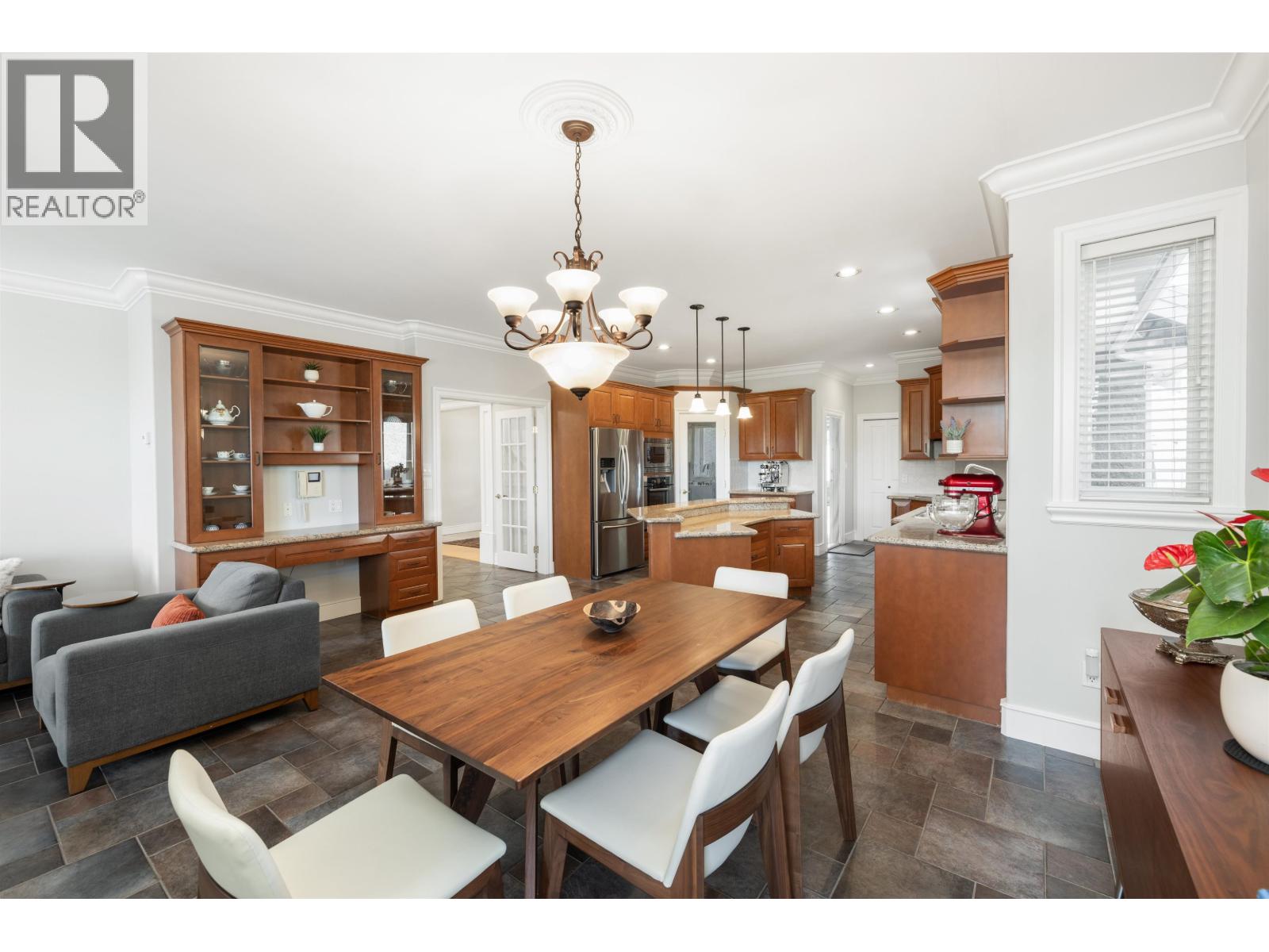 For sale: 6071 CHARLES STREET, Burnaby, British Columbia V5B2G7 ...