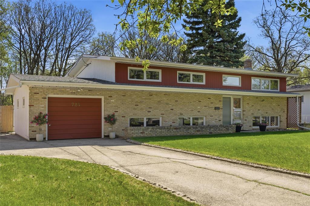 For sale: 723 Haney Street, Winnipeg, Manitoba R3R0Y7 - 202610760 ...