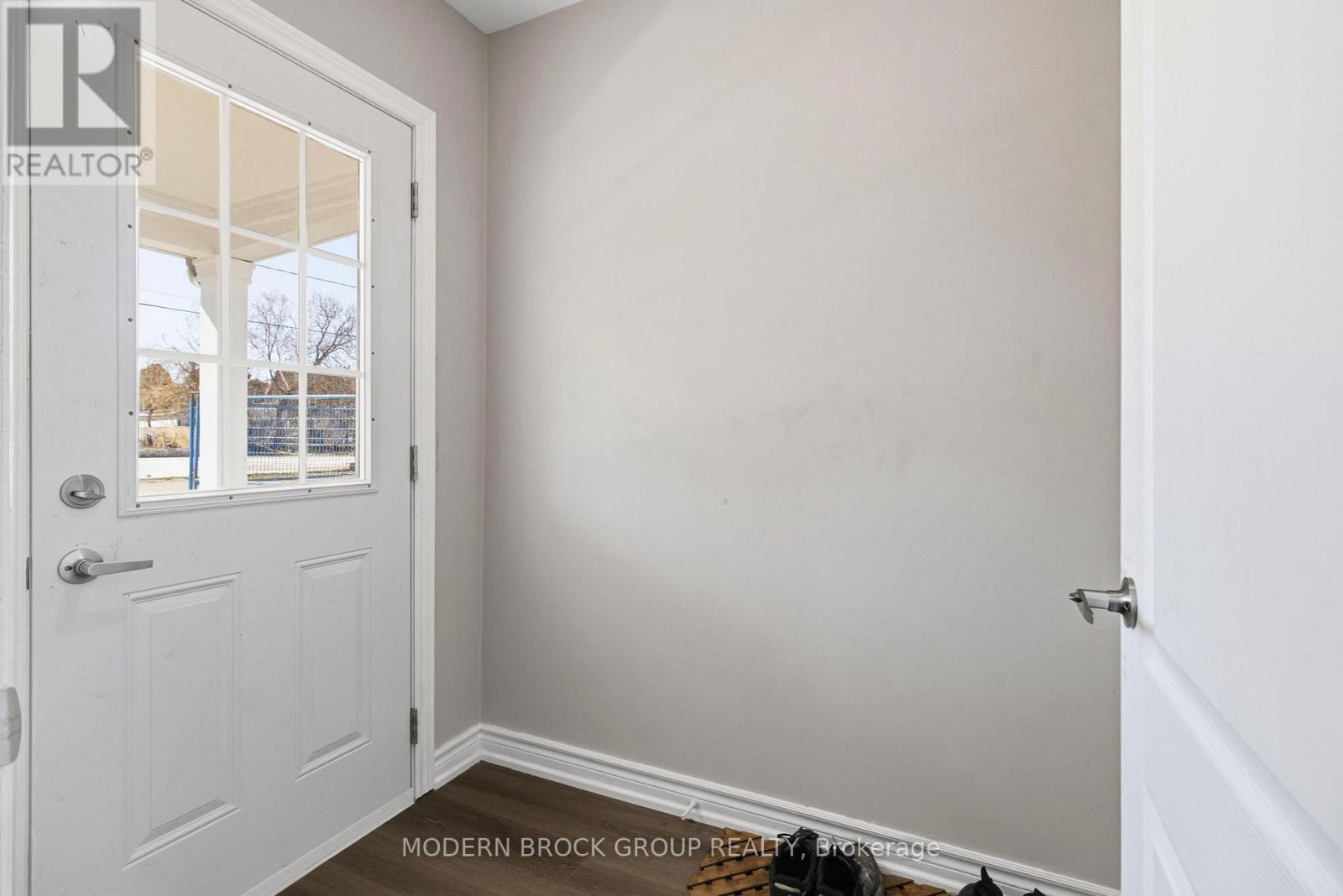 For sale: 110 BROCK STREET, Brockville, Ontario K6V4G1 - X13182114 ...