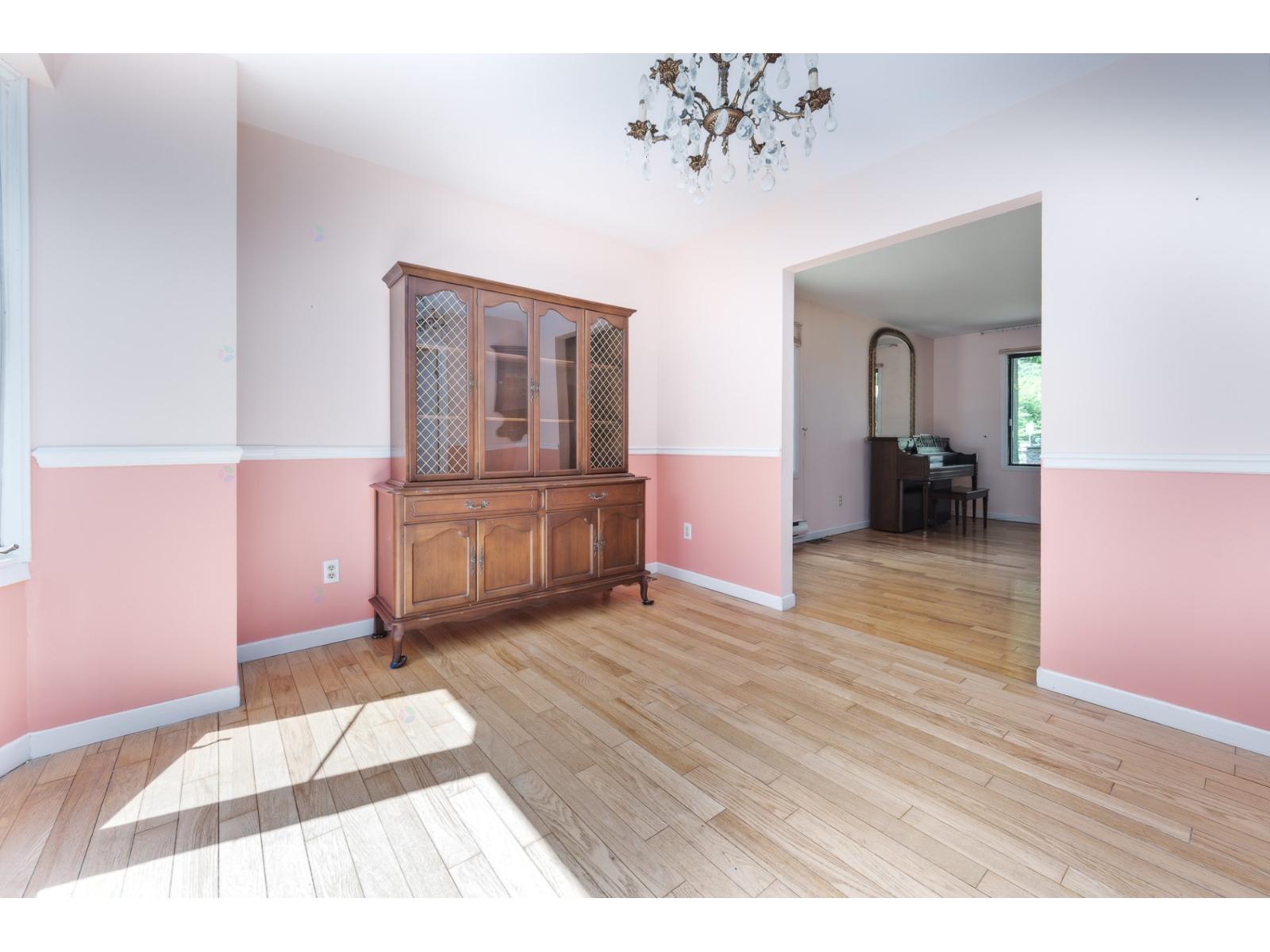 For sale: 2678 Rue Pommel, Saint-Lazare, Quebec J7T2B1 - 22372377 ...