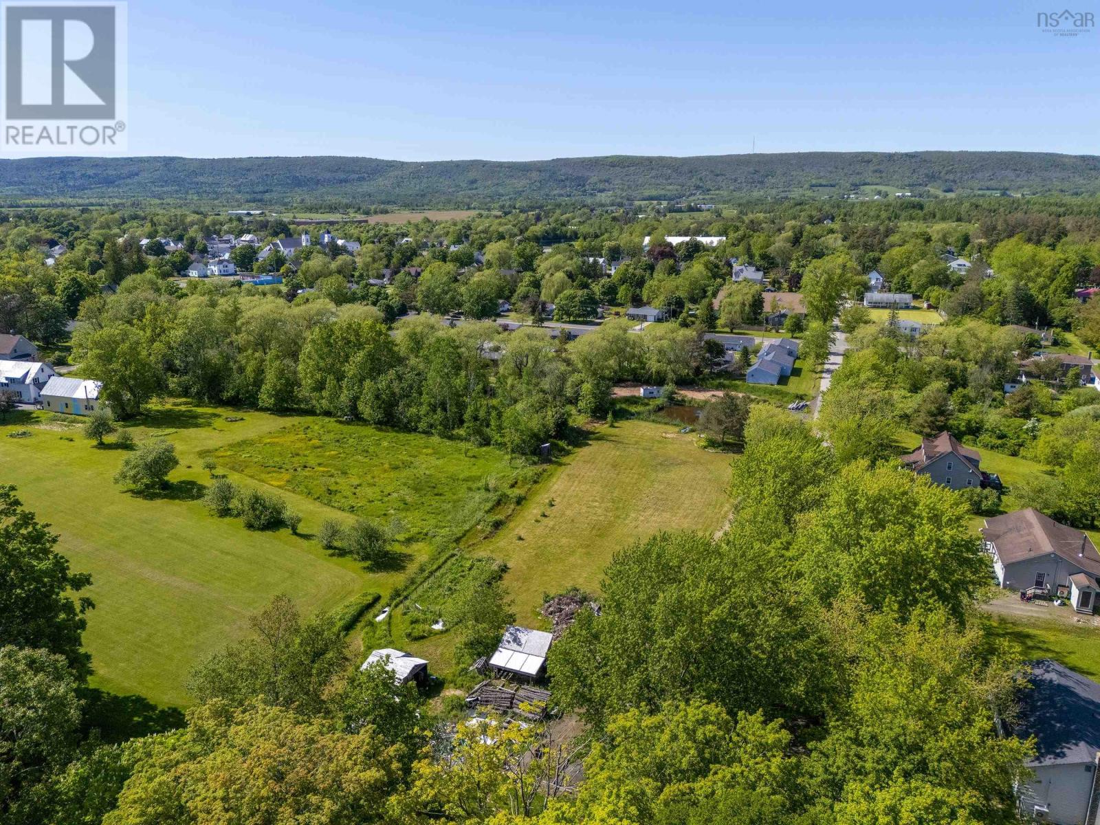 For sale: 3 Chipman Avenue, Bridgetown, Nova Scotia B0S1C0 - 202612338 ...