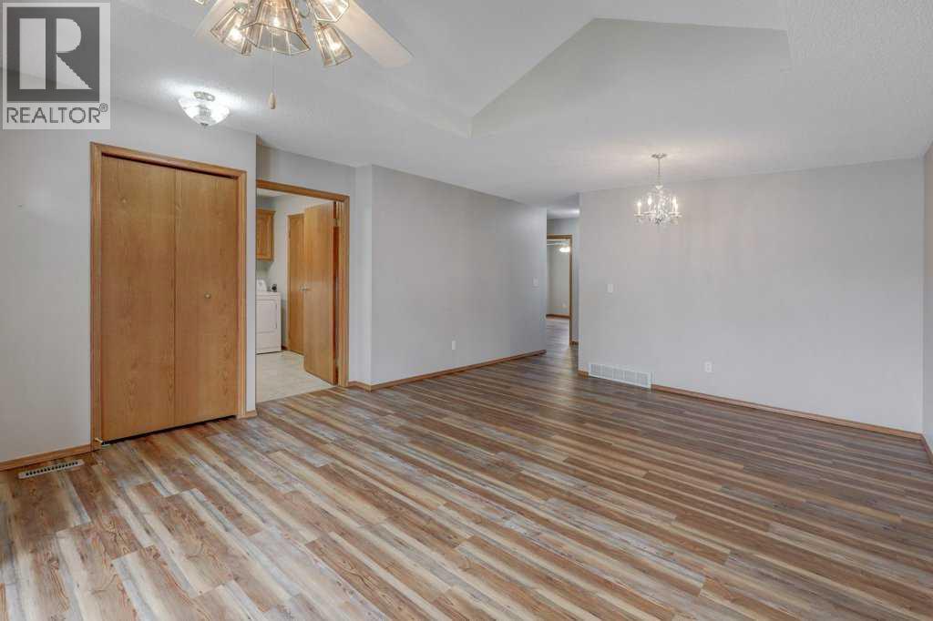For sale: 12 Parklane Place, Strathmore, Alberta T1P1K7 - A2314431 ...