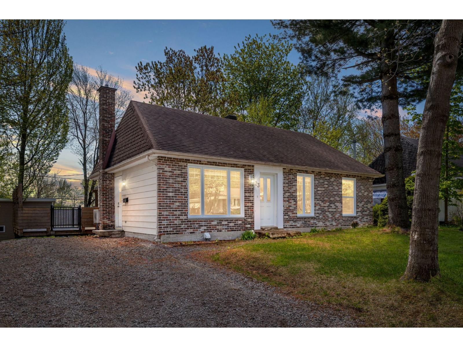 À vendre : 23 Rue du Père-Chabanel, Québec (La Haute-Saint-Charles ...