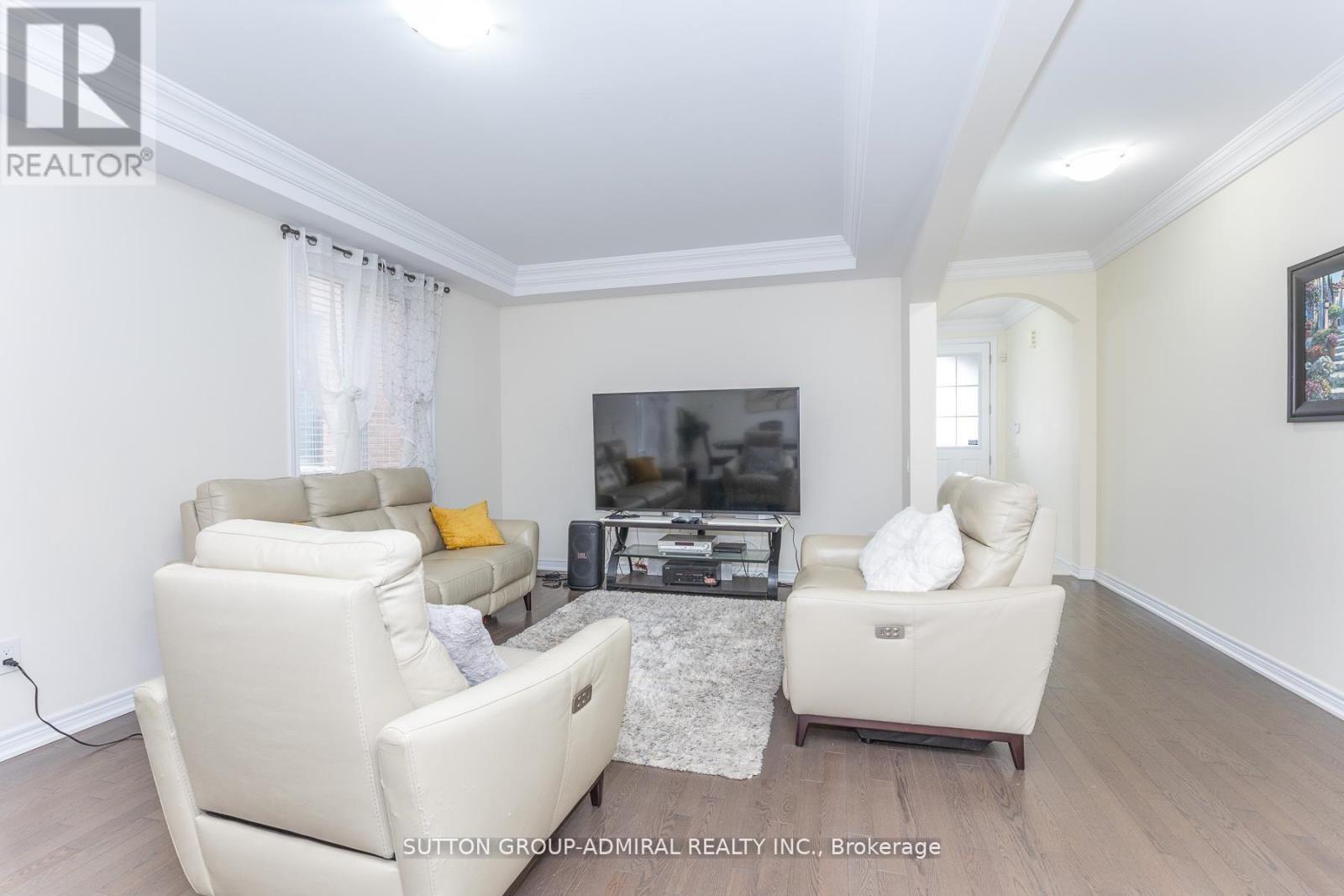 For sale: 30 ALBERT SPENCER AVENUE, Caledon (Caledon East), Ontario ...