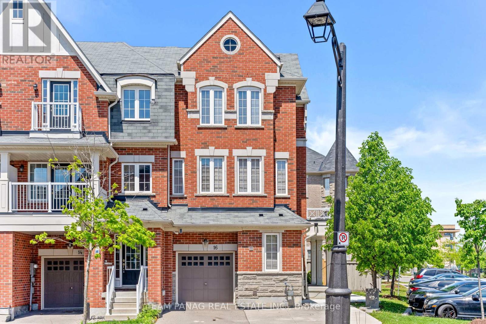 For sale: 16 RABBIT RUN WAY, Brampton (Heart Lake East), Ontario L6Z0J2 ...