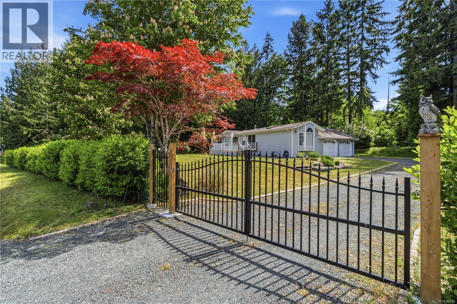 For sale: 4600 Thompson Clarke Dr E, Bowser, British Columbia V0R1G0 ...