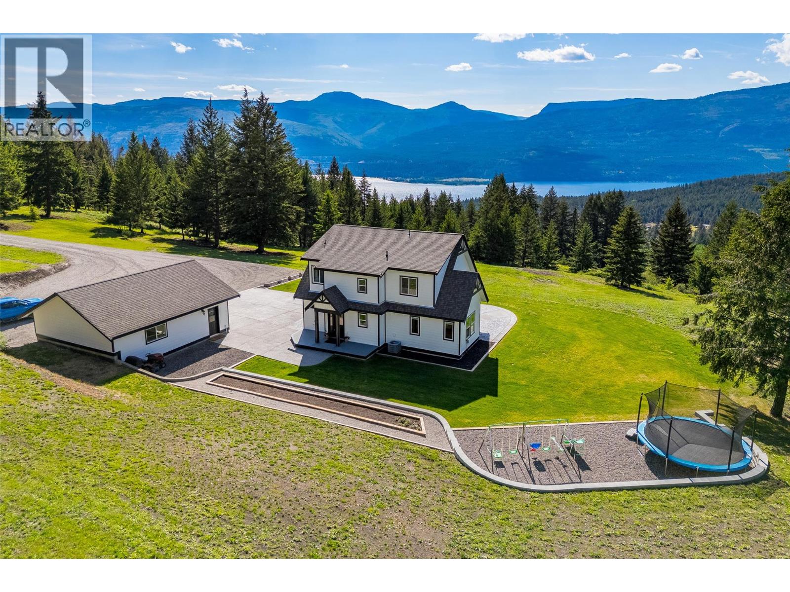 For sale: 17936 Angus Road, Lake Country, British Columbia V4V1B6 ...