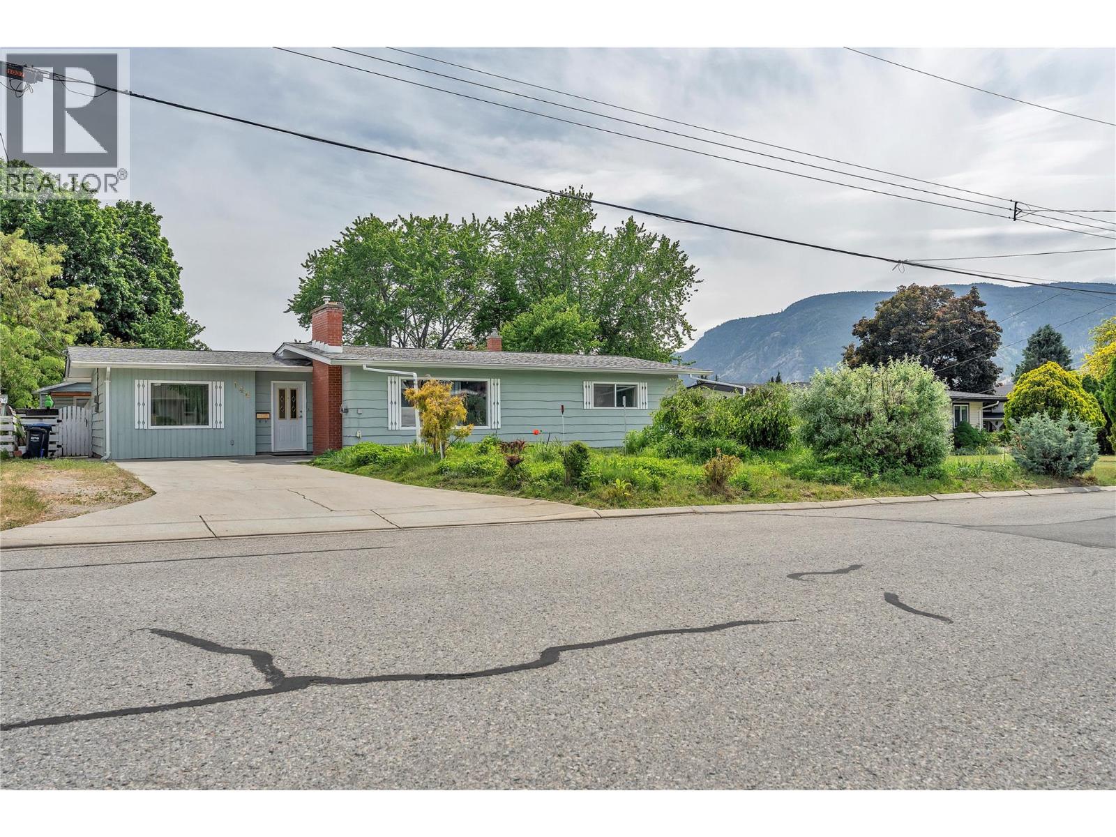 For sale: 146 McCulloch Drive, Penticton, British Columbia V2A3P7 ...