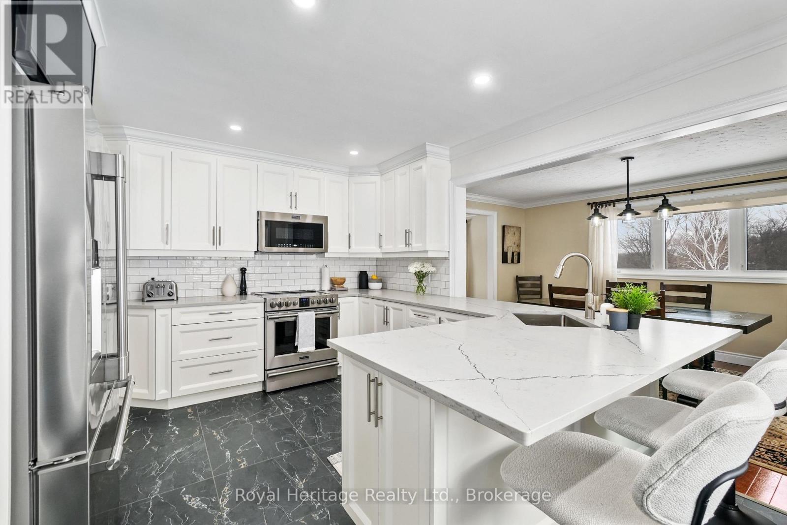 For sale: 8803 DALE ROAD, Hamilton Township, Ontario K9A4J9 - X13208820 ...