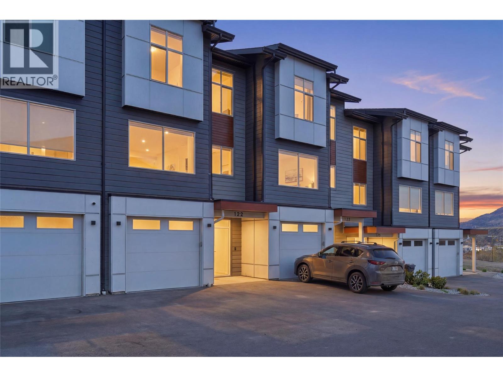 For sale: 122 RIVER GATE Drive, Kamloops, British Columbia V2H0E4 ...