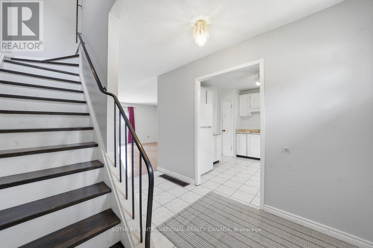 For sale: 34 - 120 FALCONER DRIVE, Mississauga (Streetsville), Ontario ...