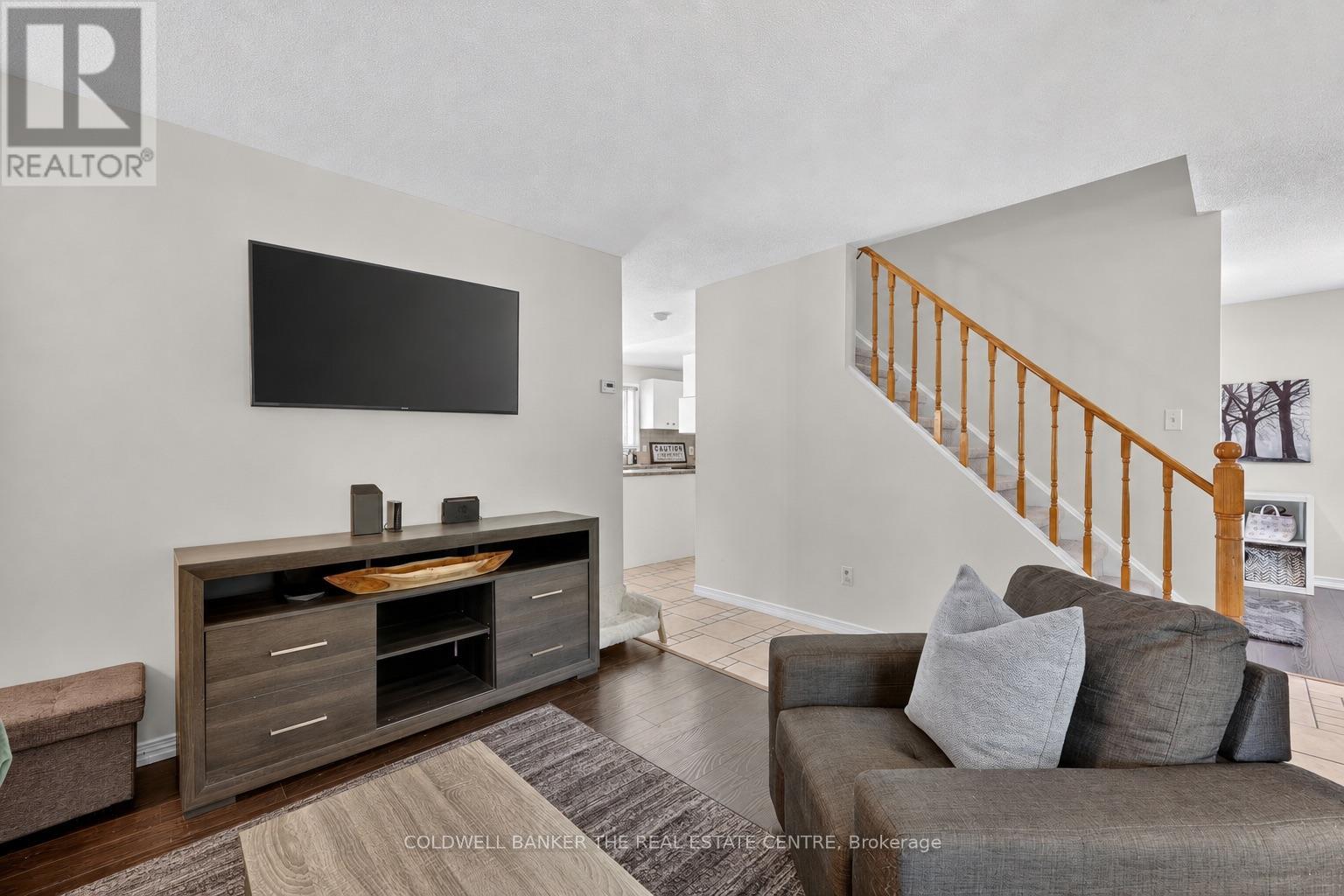 For sale: 990 ANNA MARIA AVENUE, Innisfil (Alcona), Ontario L9S1V5 ...